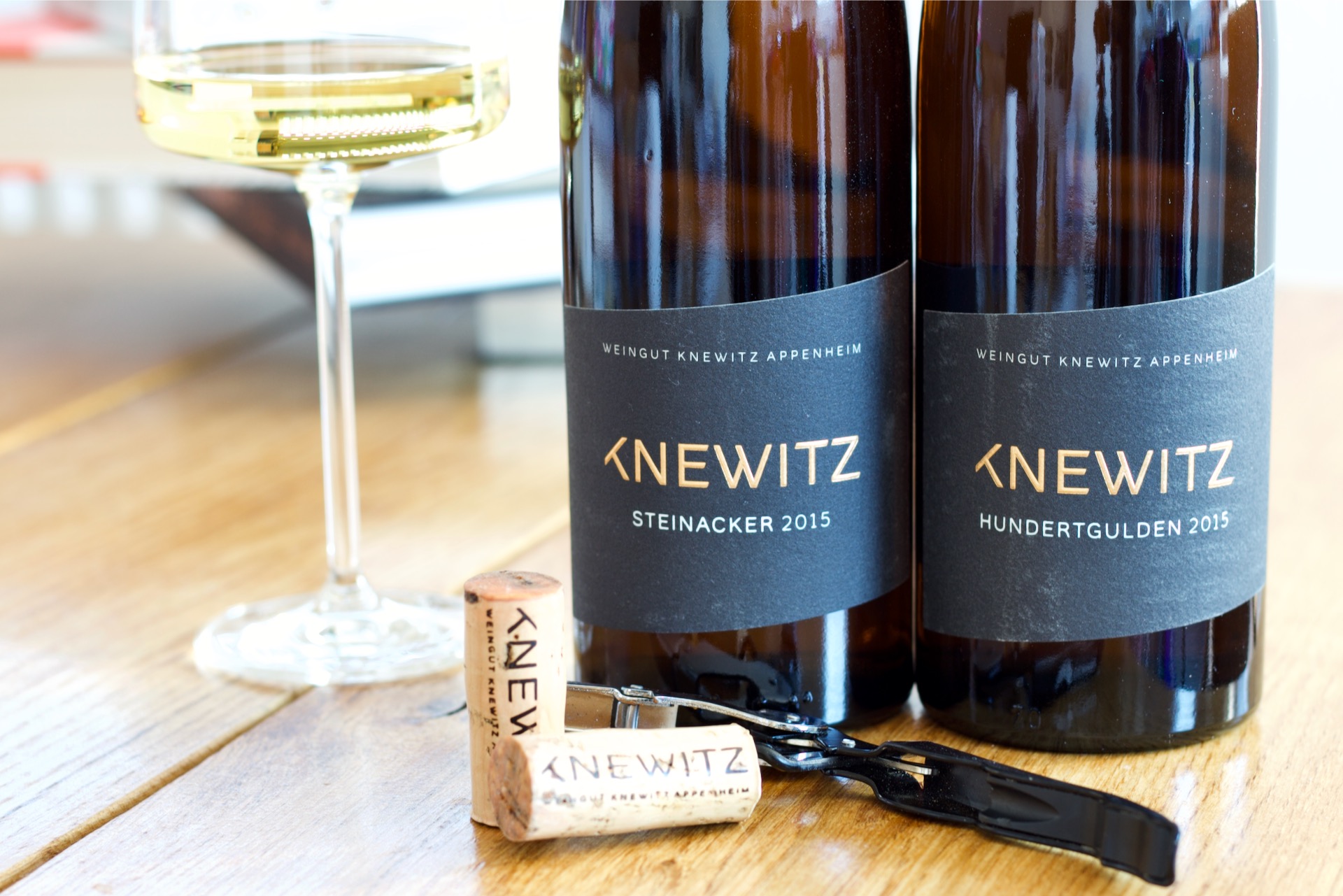 Two Bottles Knewitz · saufwein