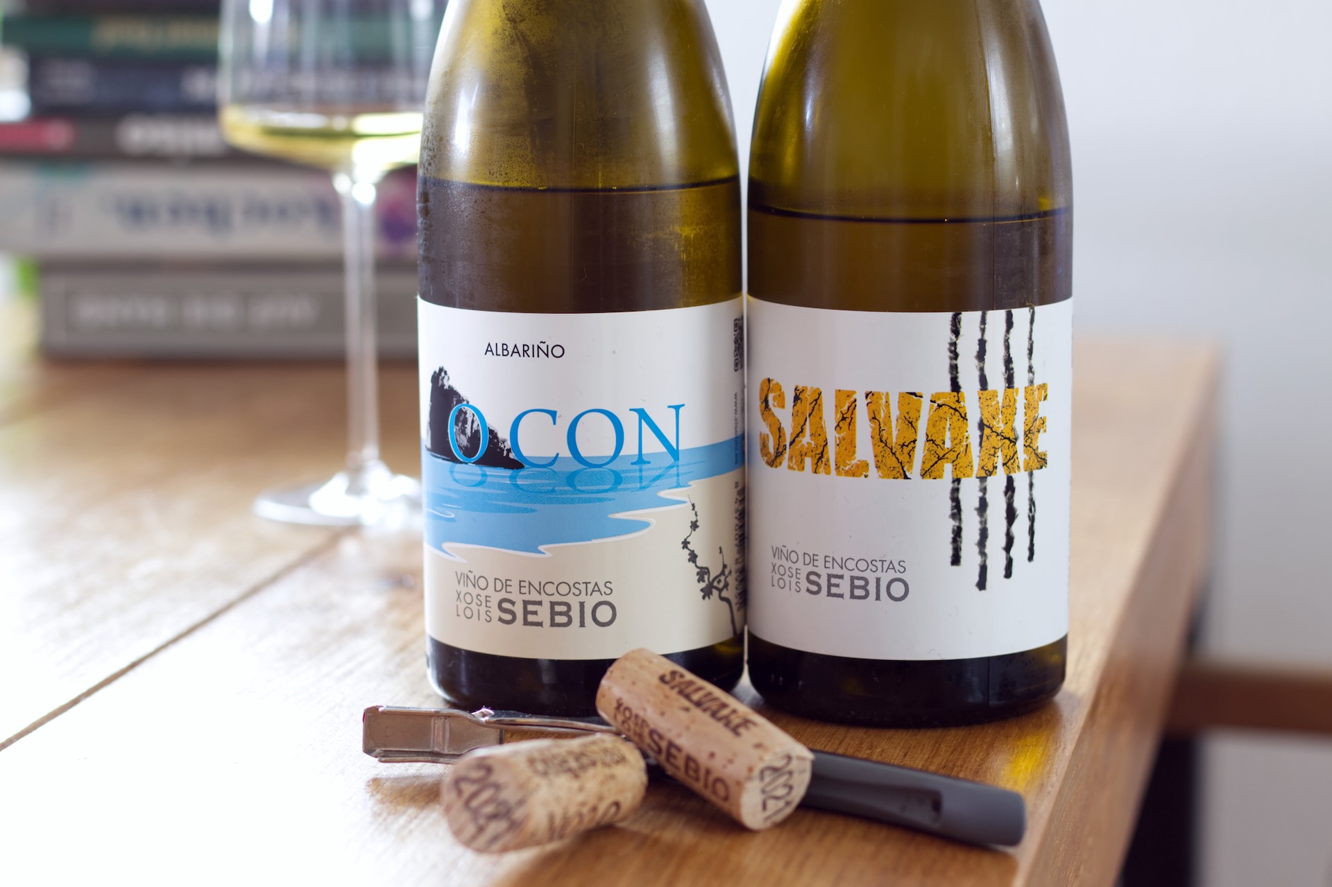 Two Bottles Xose Lois Sebio · saufwein